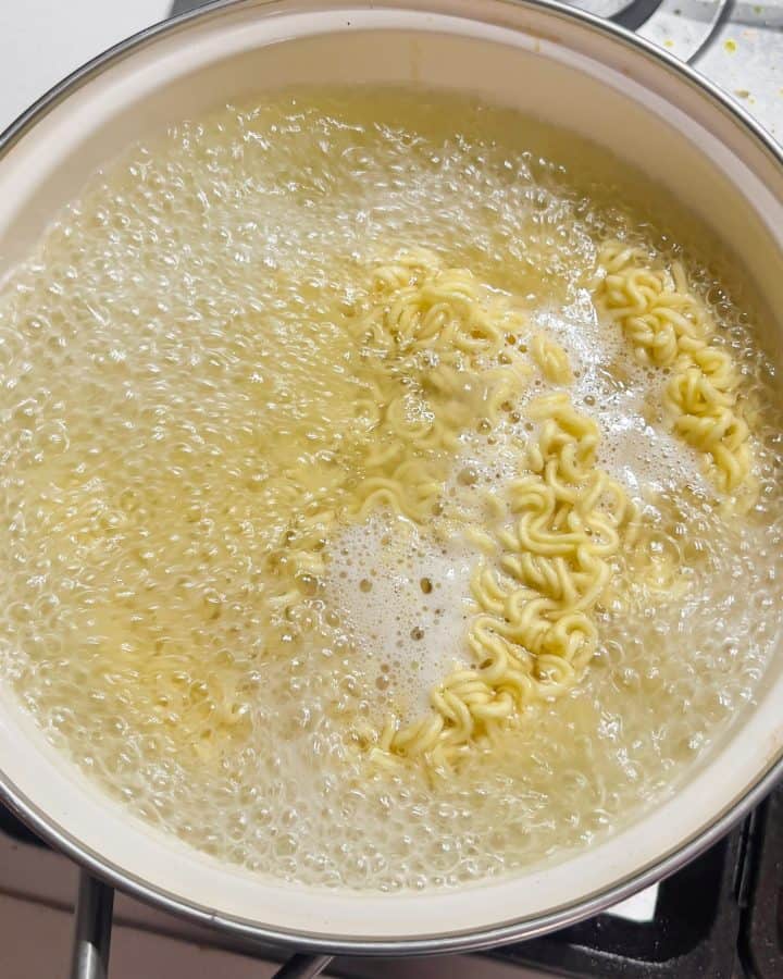 Spicy Garlic Ramen With Deep Flavor and Real Heat