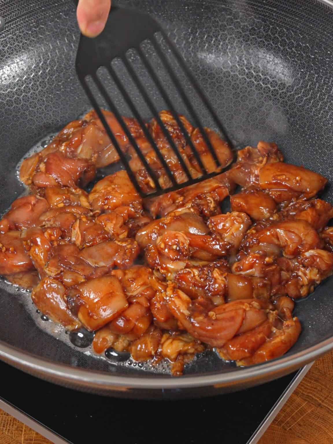 General Tso Chicken Chow Mein Recipe Easy - GENIUS EATS