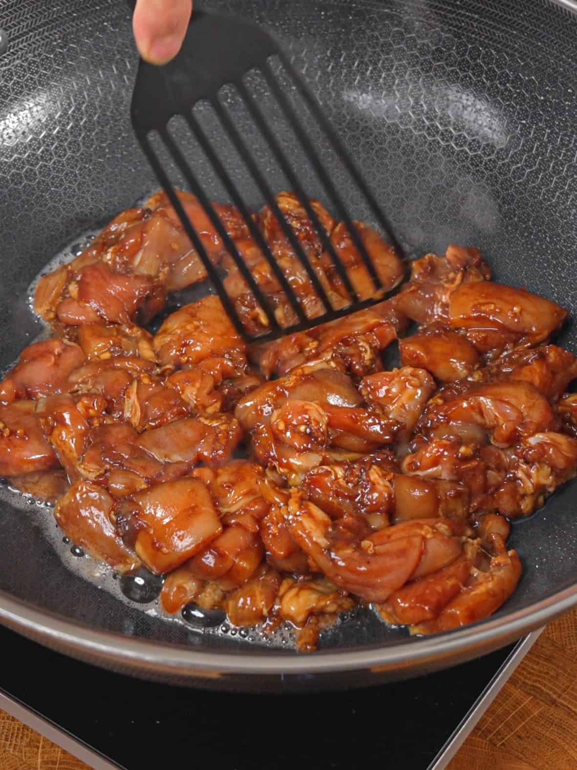 General Tso Chicken Chow Mein Recipe Easy - GENIUS EATS